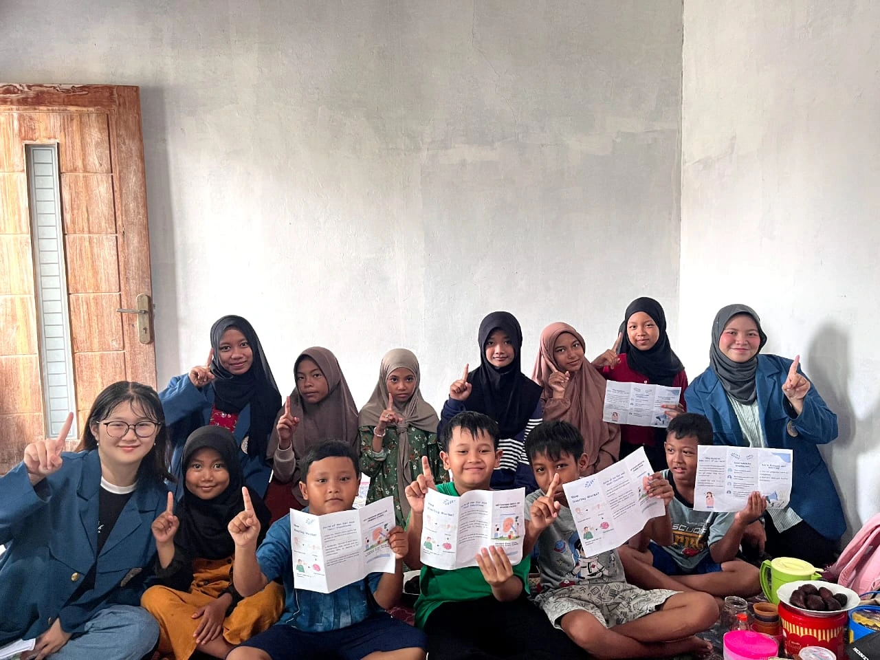 Mahasiswa Keperawatan Edukasi Kesehatan Pendengaran di Cerme - Fakultas ...