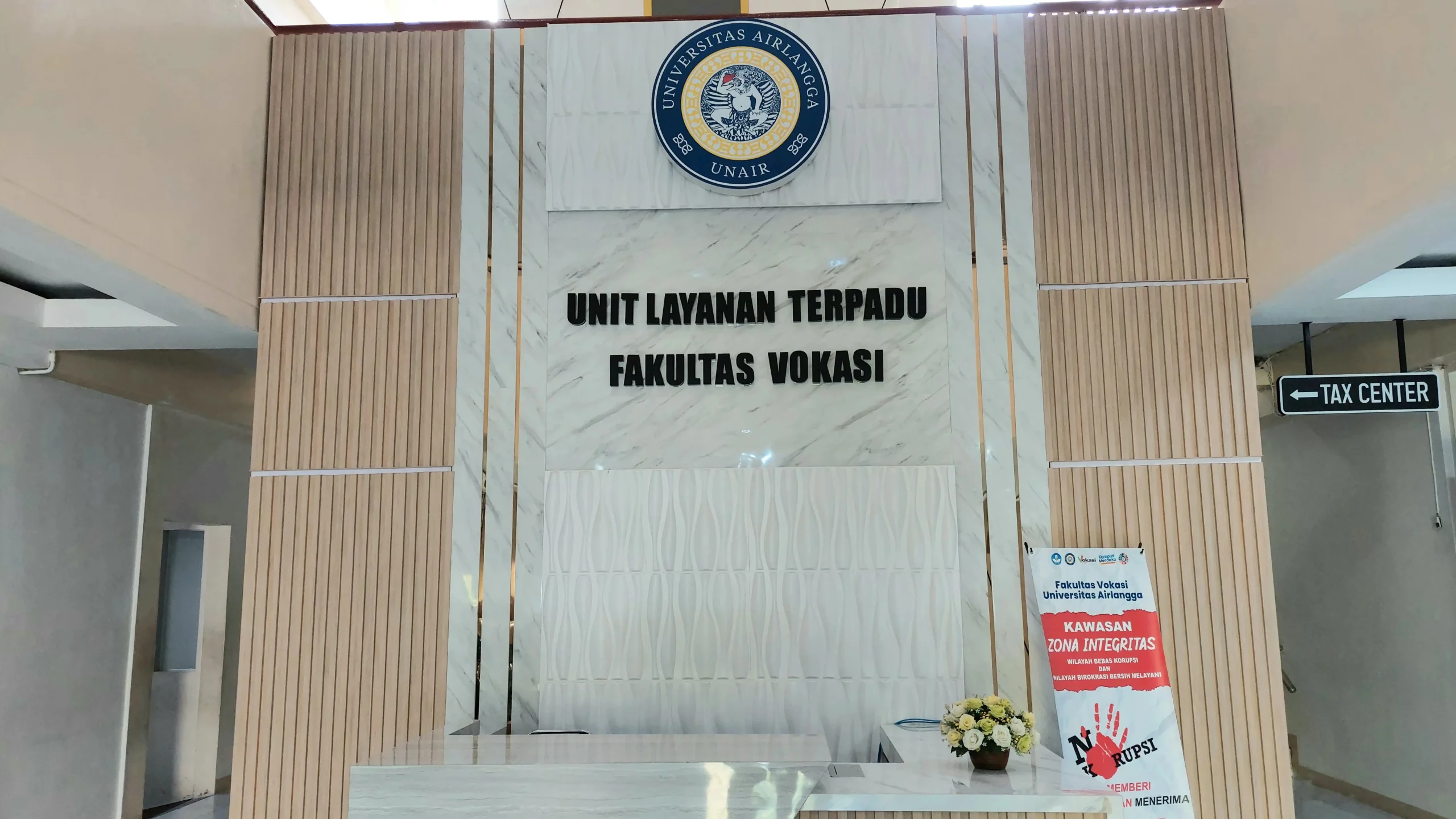 English for Real Life: Program D3 Bahasa Inggris Praktis dan ...
